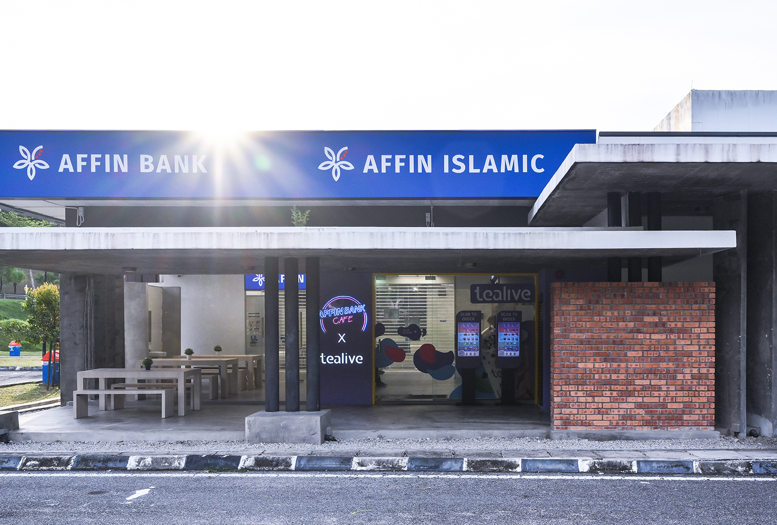 AFFIN BANK x Tealive – Bleed Design